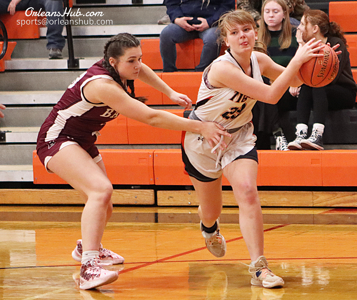 10 players score in Lady Tigers victory | Orleans Hub