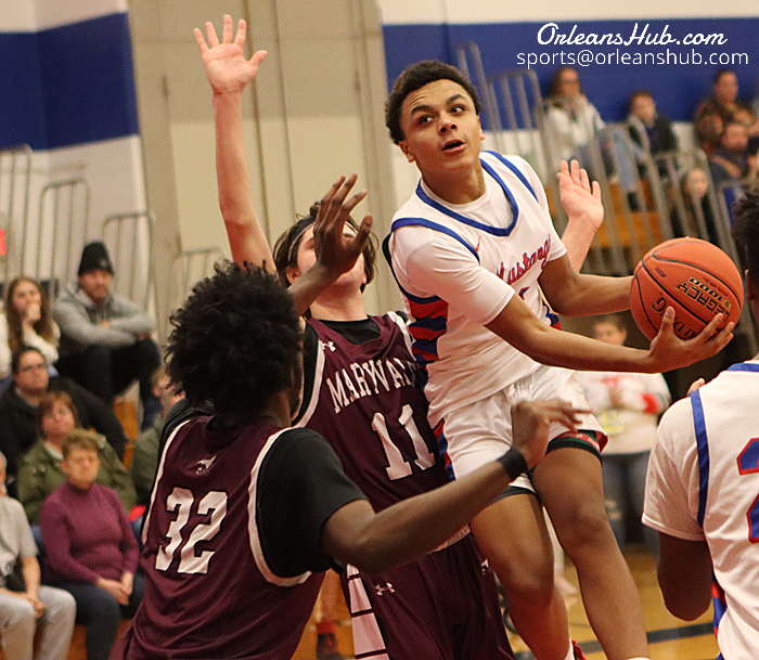 Mustangs rally for narrow win over Flyers | Orleans Hub