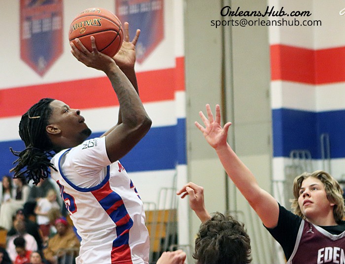 Medina downs Eden as Nealy surpasses the 1,000 point career scoring ...